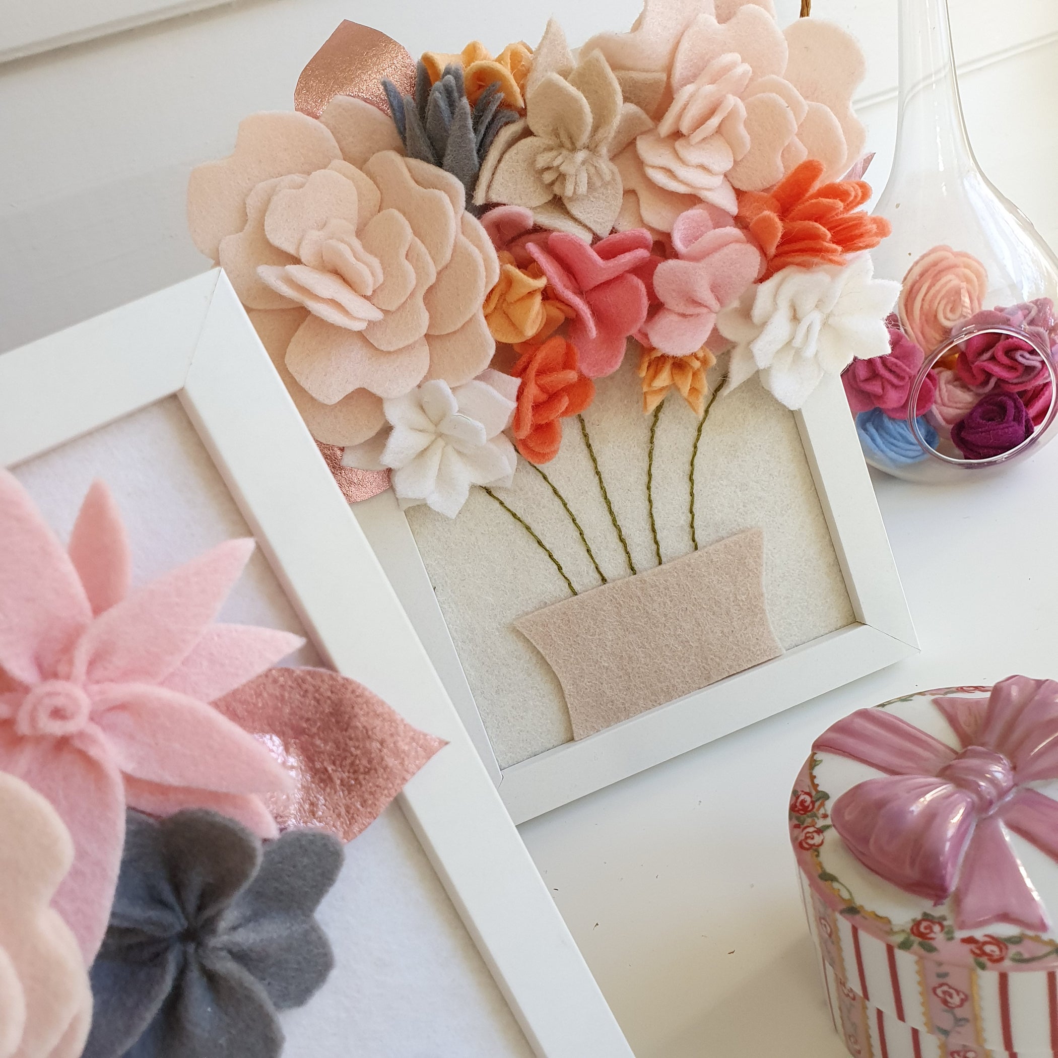 My Felt Lady Felt Flowers in Picture Frame FREE PDF Download Pattern
